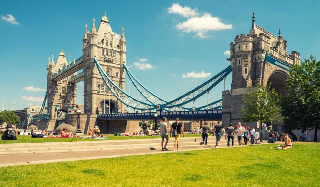 Things to Do Near Tower Bridge London: Romantic, Fun & Free